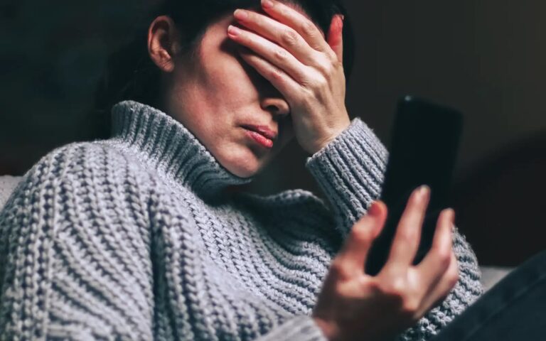 Smartphones And Mental Health- What Are The Impacts? - Byteable Tech